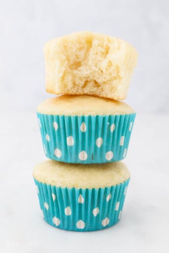 Easy Moist Vanilla Cupcakes with Vanilla Buttercream Frosting