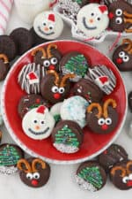 Christmas Oreos (Chocolate-Covered Oreos) | Beyond Frosting
