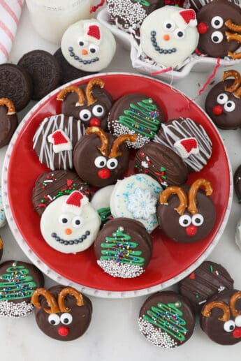 Christmas Oreos | Beyond Frosting