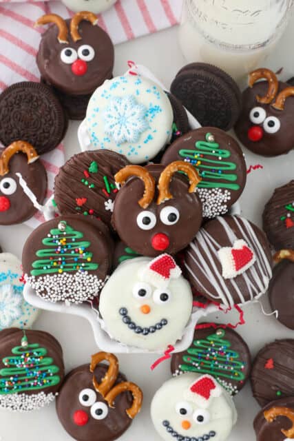 Christmas Oreos (Chocolate-Covered Oreos) | Beyond Frosting