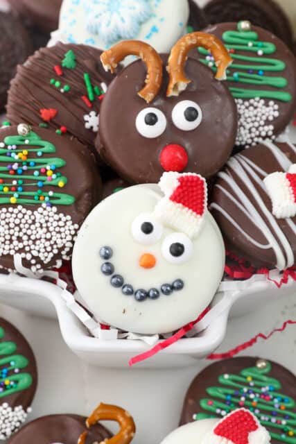 Christmas Oreos (Chocolate-Covered Oreos) | Beyond Frosting