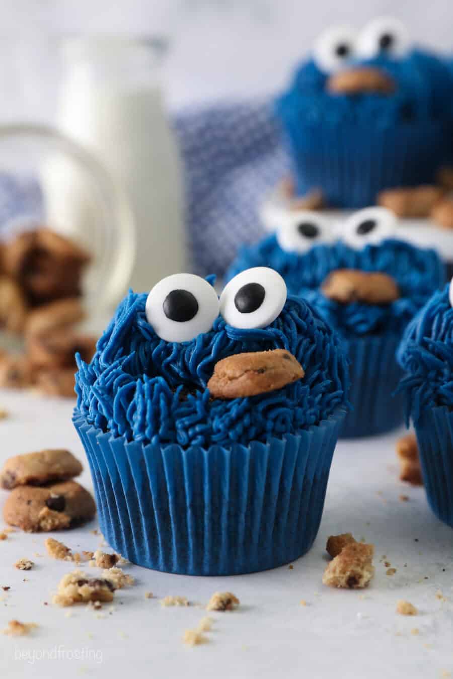 Cookie Monster Cupcakes | Beyond Frosting