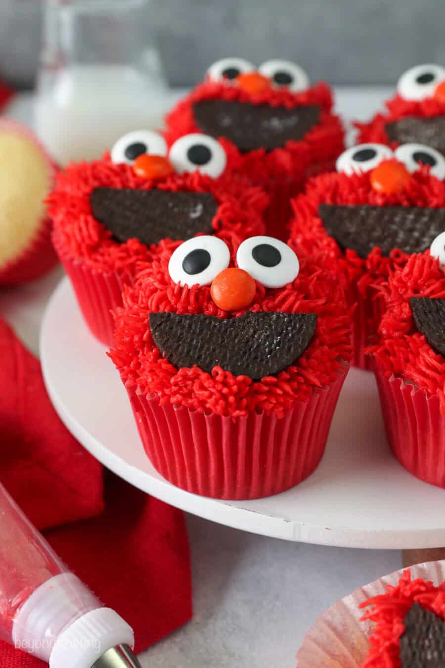 Elmo Cupcakes | Beyond Frosting